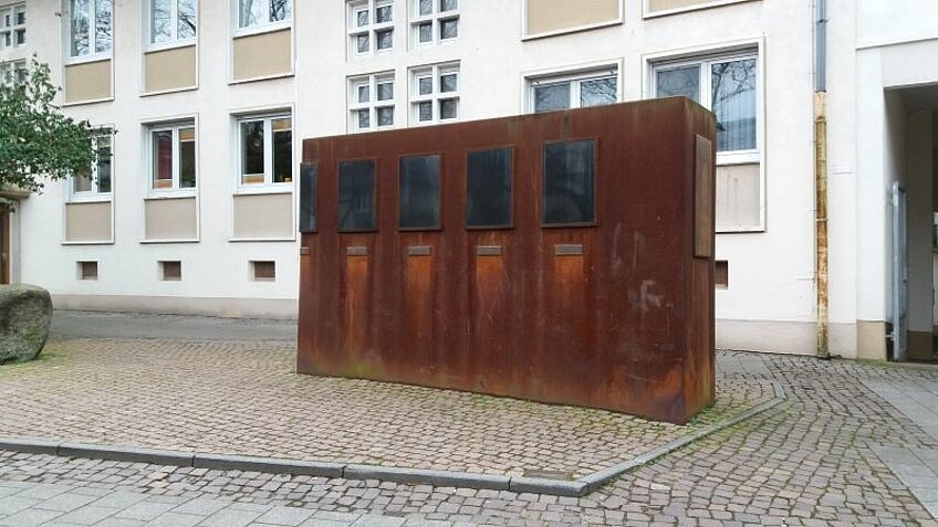 Holocaust-Gedenktag: Gedenken an verfolgte Sinti und Roma in Darmstadt - Rhein Main Verlag